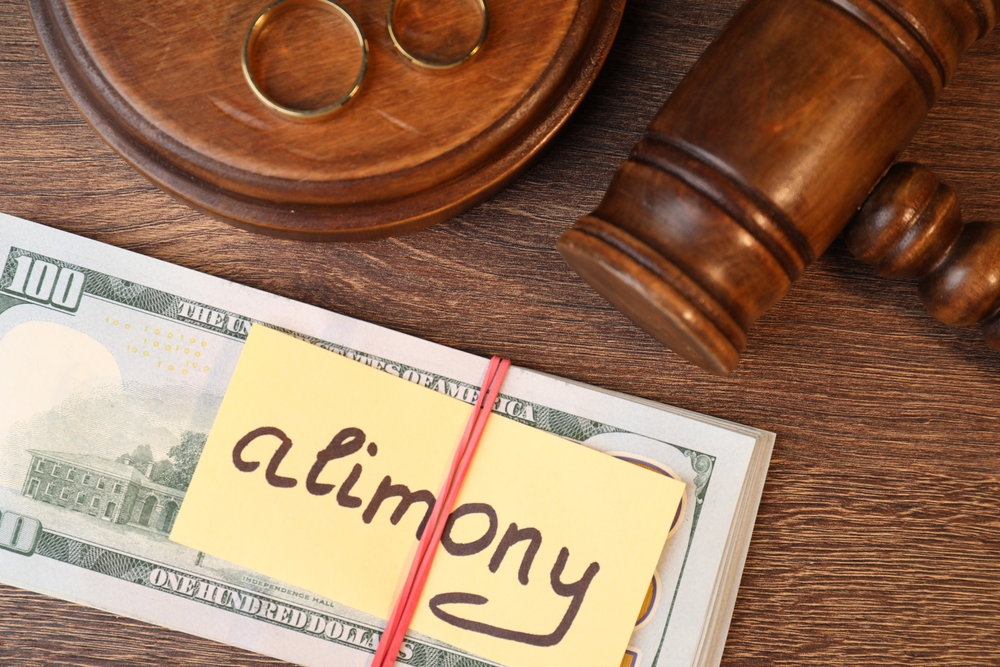 Card,With,Word,Alimony,,Dollar,Banknotes,,Gavel,And,Rings,On ...